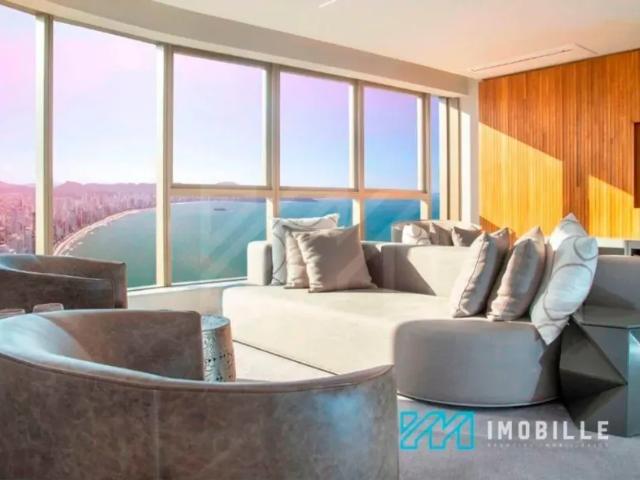Apartamento no Edifício Yachthouse em Balneário Camboriú com 265m² à venda