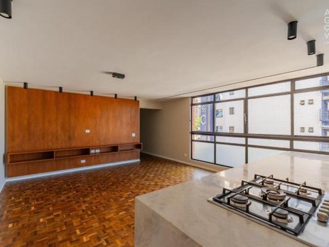 Apartamento no Edifício Theodoro Scheneider, 02 Quartos, 01 Vaga, Batel, Curitiba