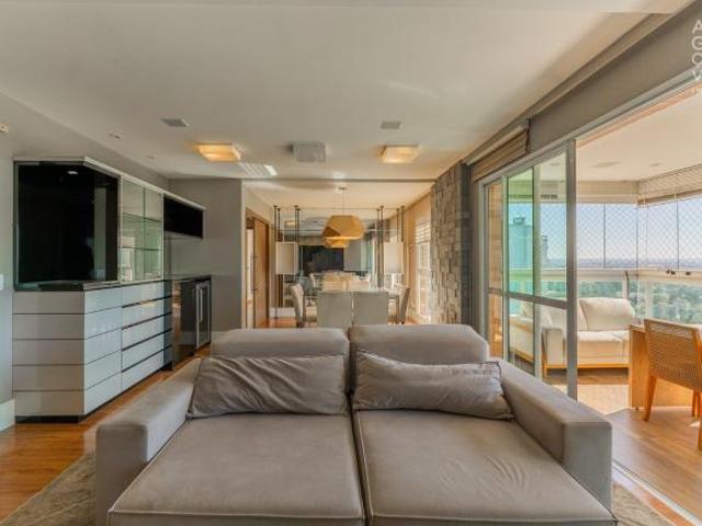 Apartamento no Edificio Alfredo Andersen, 03 Suítes, 04 Vagas, Condominio Clube, Campo Comprido, Cur