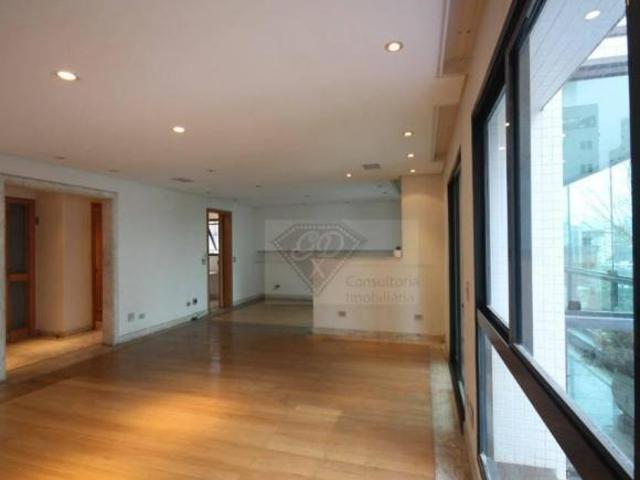 Apartamento no Edifício Bay Five