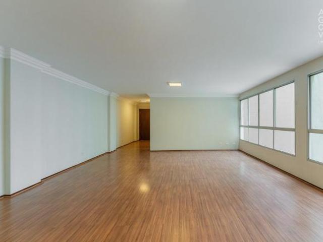 Apartamento no Edificio Comendador, 03 Quartos, 02 Vagas, Andar Alto, Batel, Curitiba