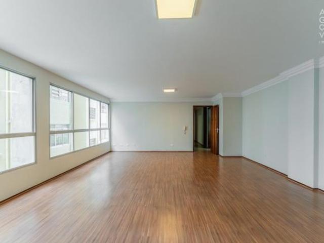 Apartamento no Edificio Comendador, 03 Quartos, 02 Vagas, Andar Alto, Centro, Curitiba