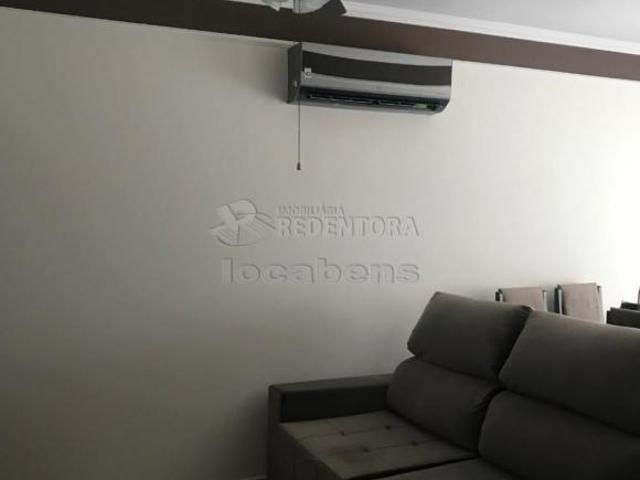 Apartamento no Edifício Giardino D`Italia no bairro Vila Sinibaldi com 02 dormitórios e 02 vagas de