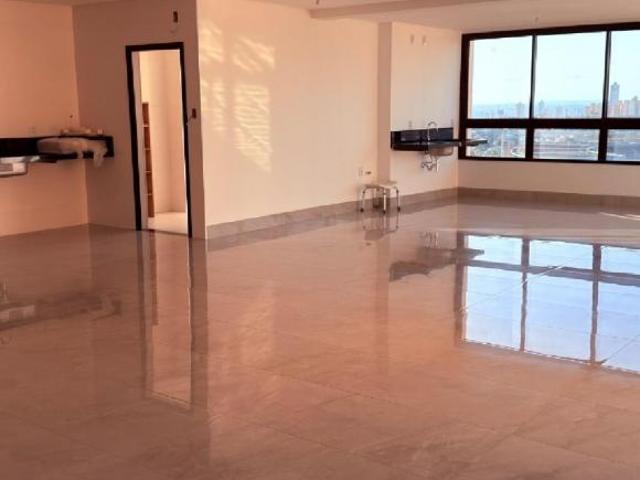Apartamento no Edifício Infinity Residence Pronto para morar à venda com 4 suítes, 235 m² e vista de