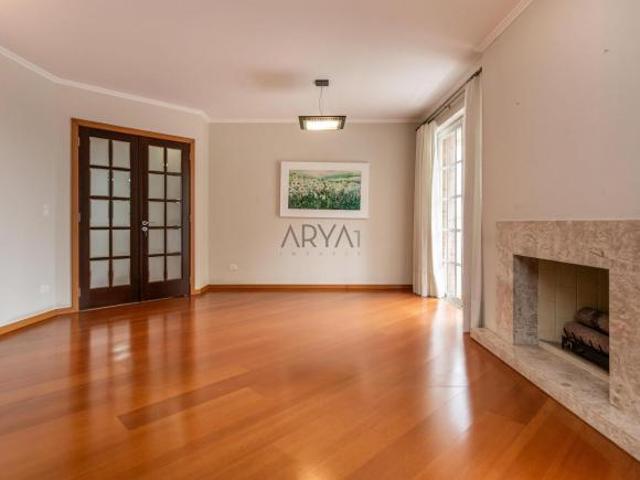Apartamento no Edifício Kensington no Rebouças ARY