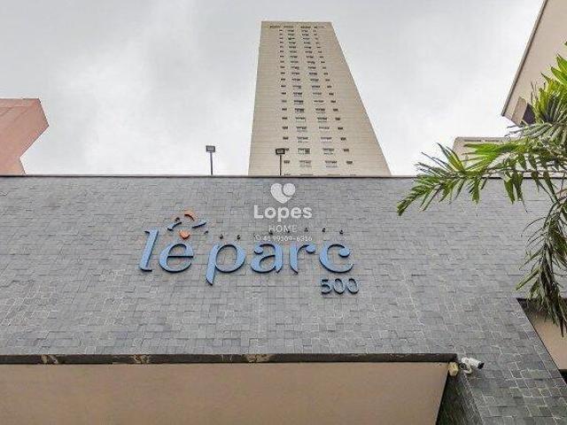 Apartamento no edifício Le Parc com 2 quartos no Centro
