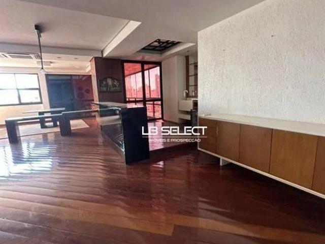 Apartamento no Fundinho com quatro suítes e três vagas de garagem