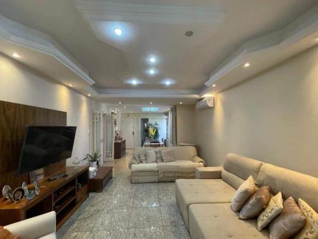 Apartamento no Gonzaga — Santos/SP | 3 Dorms 1 Suíte • 2 Vagas Demarcadas • Lazer Completo