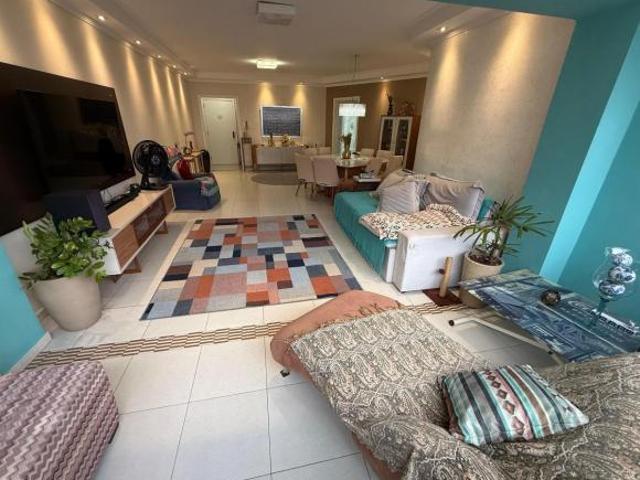 Apartamento no Gonzaga — Santos/SP | 3 Dorms 2 Suítes • Sala para 3 Ambientes • 1 Vaga • Próximo à