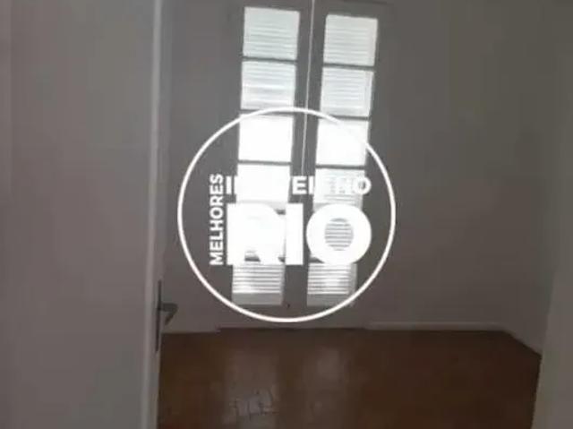 Apartamento no Grajaú à venda