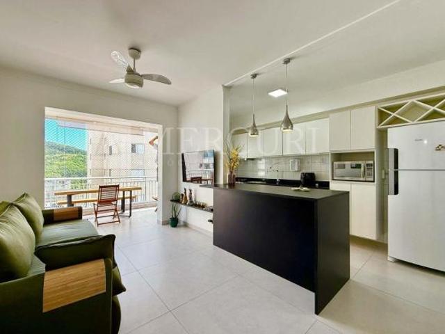 Apartamento no Guarujá, Astúrias, Varanda com Vista Parcial para o Mar e 2 Quartos, Sendo 1 Suíte
