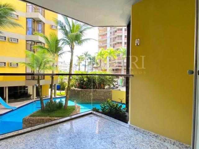 Apartamento no Guarujá, Enseada, 3 Quartos, Sala para 2 Ambientes e Sacada Mercuri Imóveis Imobi