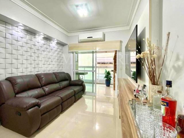 Apartamento no Guarujá, Enseada, 3 Quartos, Sendo 1 Suíte e Varanda Gourmet Mercuri Imóveis Imob