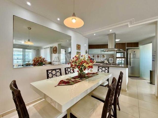 Apartamento no Guarujá, Enseada, 3 Quartos, Sendo 1 Suíte e com Varanda Gourmet com Vista Mar Merc