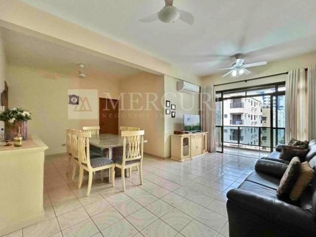 Apartamento no Guarujá, Enseada, 3 Quartos, Sendo 1 Suíte e Sacada com Vista Urbana Mercuri Imóvei