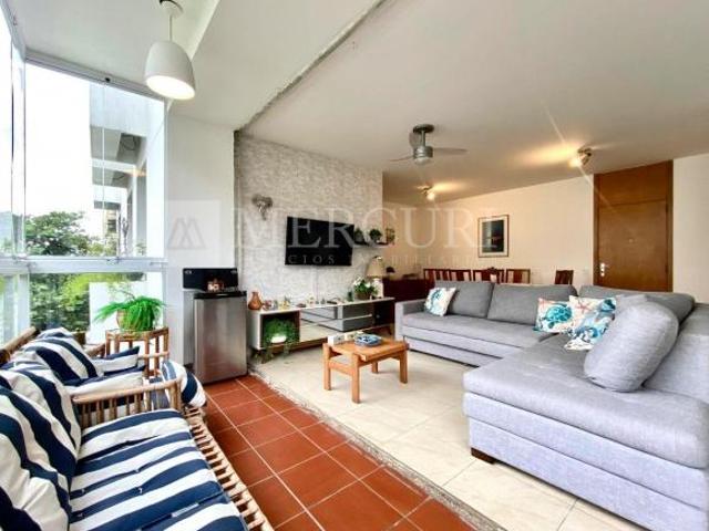 Apartamento no Guarujá, Enseada, 3 Quartos, Sendo 1 Suíte e Sacada Integrada Mercuri Imóveis Imo