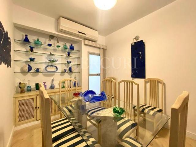 Apartamento no Guarujá, Enseada, 3 Quartos, Sendo 1 Suíte e Sacada Mercuri Imóveis Imobiliária n