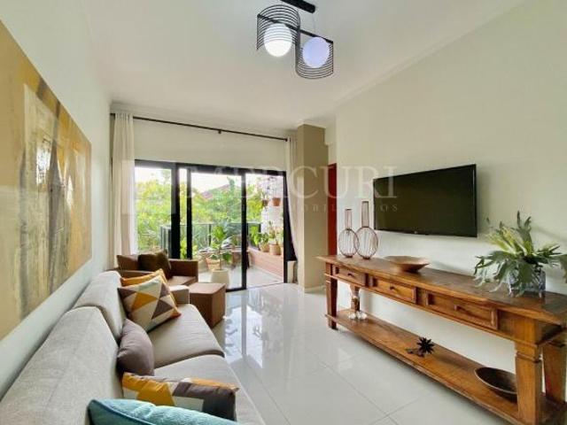 Apartamento no Guarujá, Enseada, 3 Quartos, Sendo 1 Suíte, Sacada com Vista Livre e Reformado Merc
