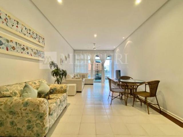 Apartamento no Guarujá, Enseada, 3 Quartos, Sendo 1 Suíte, Sacada com Vista Mar e 200 Metros da Prai