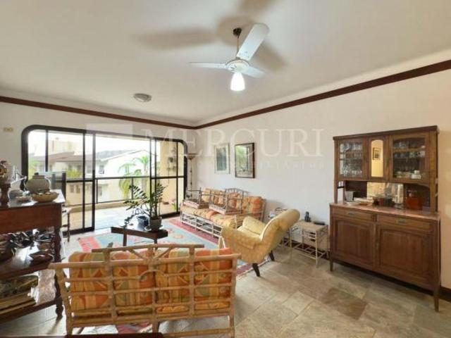 Apartamento no Guarujá, Enseada, 3 Quartos, Sendo 1 Suíte, Sacada e Prédio com Lazer Mercuri Imóve