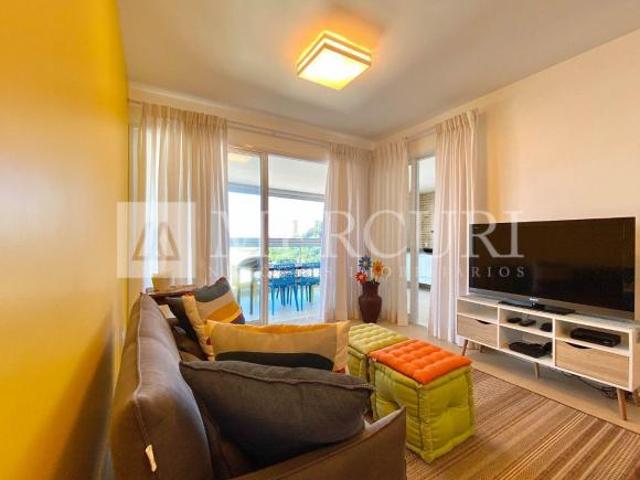 Apartamento no Guarujá, Enseada, 3 Quartos, Sendo 1 Suíte, Vista para o Mar e Varanda Gourmet Merc