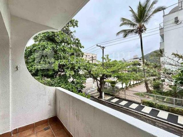 Apartamento no Guarujá, Enseada, 3 Quartos, Sendo 2 Suítes e Varanda Mercuri Imóveis Imobiliária