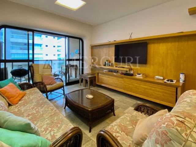 Apartamento no Guarujá, Enseada, 3 Suítes, Sacada com Vista para o Mar e 200 Metros da Praia Mercu