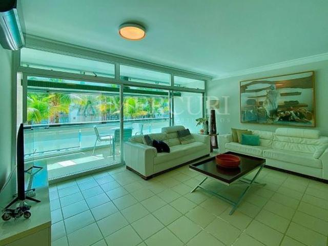 Apartamento no Guarujá, Enseada, 3 Suítes, Varanda e Prédio com Lazer Mercuri Imóveis Imobiliári