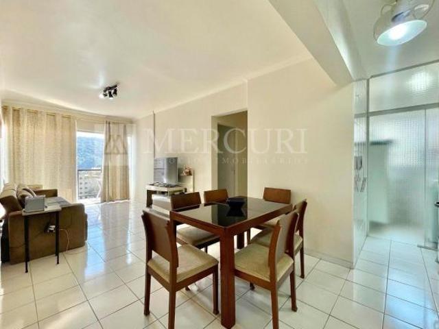 Apartamento no Guarujá, Enseada, 2 Quarto, Sendo 1 Suíte e Sacada com Vista Urbana Mercuri Imóveis