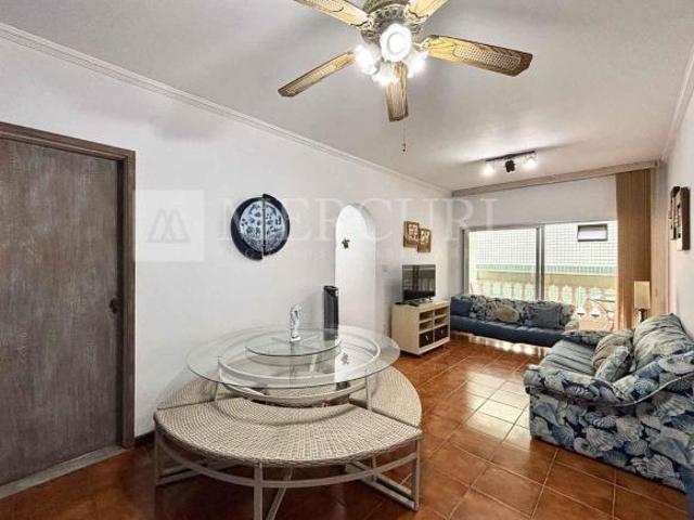 Apartamento no Guarujá, Enseada, 2 Quartos e Sacada Mercuri Imóveis Imobiliária no Guarujá