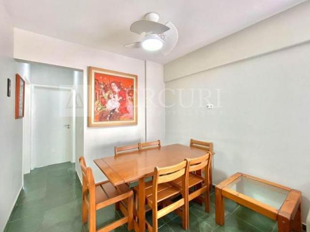 Apartamento no Guarujá, Enseada, 2 Quartos, Sendo Suíte e Sacada com Vista Livre Mercuri Imóveis