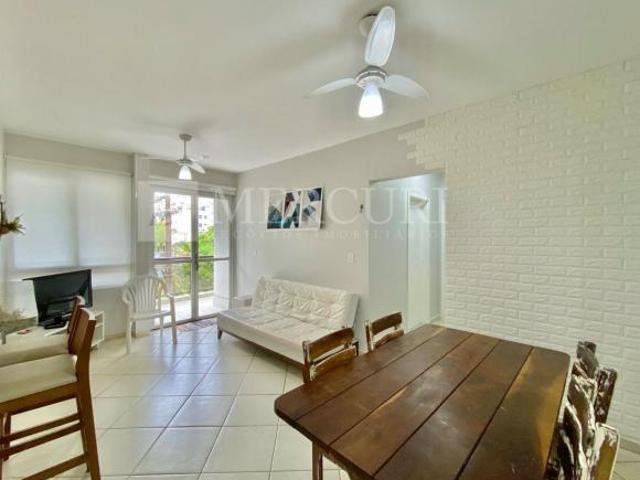 Apartamento no Guarujá, Enseada, 2 Quartos, Sendo 1 Suíte e Sacada com Vista Urbana Mercuri Imóvei
