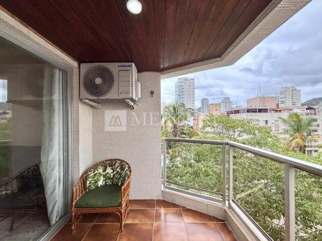 Apartamento no Guarujá, Enseada, 2 Quartos, Sendo 1 Suíte e Sacada Mercuri Imóveis Imobiliária n