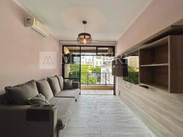 Apartamento no Guarujá, Enseada, 2 Quartos, Sendo 1 Suíte e Sacada Mercuri Imóveis Imobiliária n