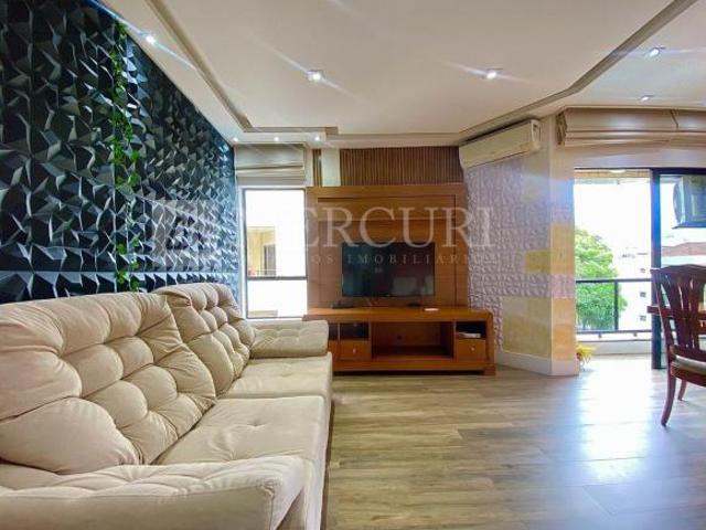 Apartamento no Guarujá, Enseada, 2 Quartos, Sendo 1 Suíte, Sacada e Prédio com Lazer Mercuri Imóve