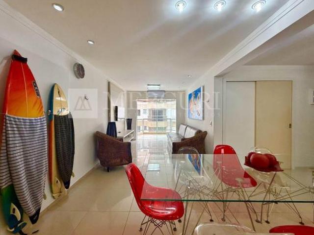 Apartamento no Guarujá, Enseada, 2 Quartos, Sendo 1 Suíte, Sacada e Prédio com Lazer Mercuri Imóveis