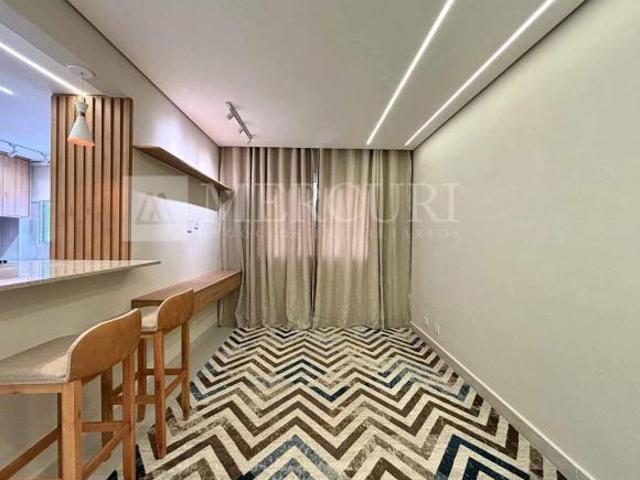 Apartamento no Guarujá, Enseada, 2 Quartos, Sendo 1 Suíte, Totalmente Repaginado e Semi mobiliado