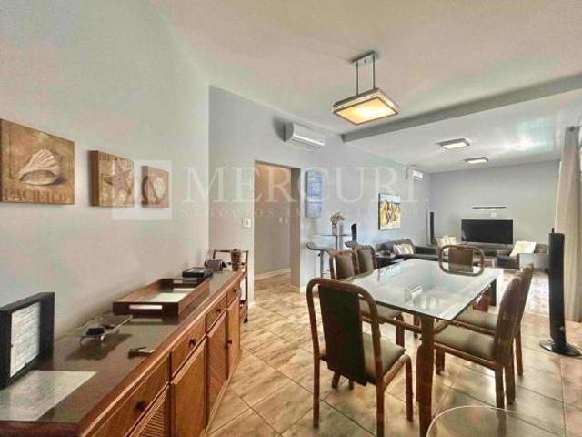 Apartamento no Guarujá, Enseada, 4 Quartos, Sendo 1 Suíte e Sacada Mercuri Imóveis Imobiliária n