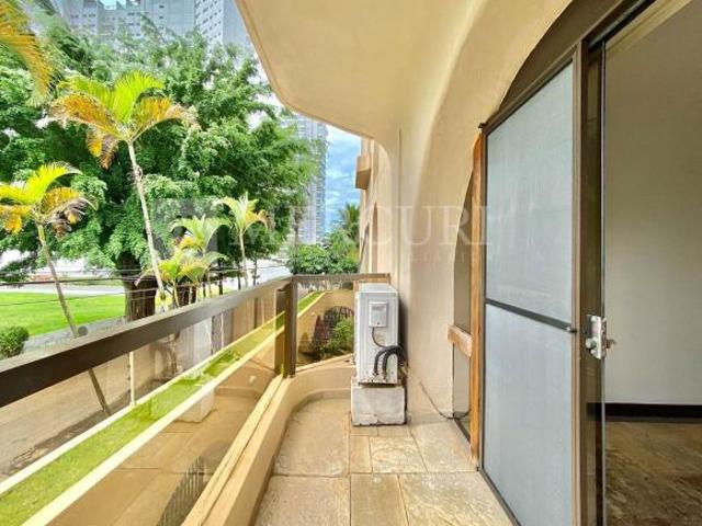 Apartamento no Guarujá, Enseada com Sacada e 3 Quartos Mercuri Imóveis Imobiliária no Guarujá.