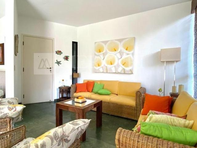 Apartamento no Guarujá, Enseada, com Sacada Mercuri Imóveis Imobiliária no Guarujá