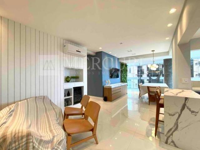 Apartamento no Guarujá, Enseada, com Vista Mar, 3 Suítes e Reformado Mercuri Imóveis Imobiliária