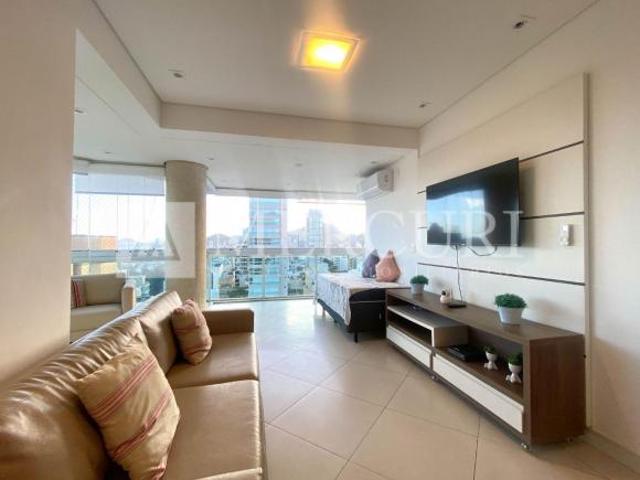 Apartamento no Guarujá, Enseada, com Vista Mar e com Varanda Goumert Mercuri Imóveis Imobiliária