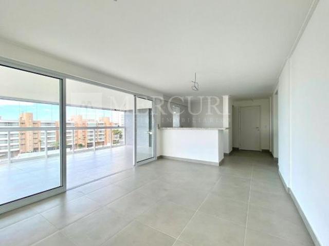 Apartamento no Guarujá, Enseada, Condomínio Beach Club, 3 Quartos, Sendo 1 Suíte e Varanda com Vista
