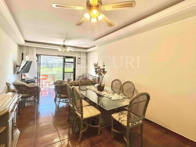 Apartamento no Guarujá, Enseada, Amplo com 3 Quartos