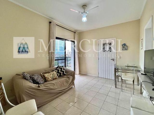 Apartamento no Guarujá, Enseada, Prédio com Piscina, Próximo a Praia