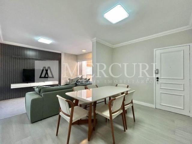 Apartamento no Guarujá, Enseada, Reformado, Espaçoso e Próximo da Praia Mercuri Imóveis Imobiliá