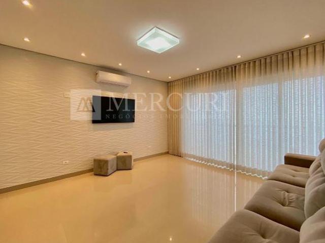 Apartamento no Guarujá, Pitangueiras, 4 Quartos, Sala para 2 Ambientes com Vista para o Mar Mercuri