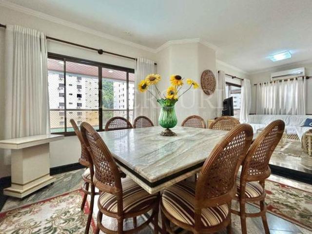 Apartamento no Guarujá, Pitangueiras, 4 Suítes, Varanda Gourmet e Piscina Privativa Mercuri Imóvei