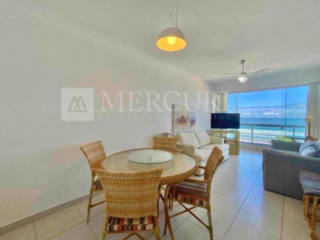 Apartamento no Guarujá, Pitangueiras, 2 Quartos, Sala para 2 Ambientes e Sacada com Vista Total para