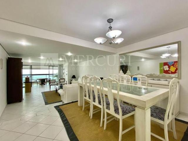 Apartamento no Guarujá, Pitangueiras, 3 Quartos, 3 Suítes e Varanda com Vista para o Mar Mercuri